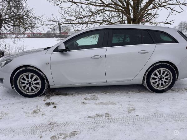 Grey Opel Insignia 2013 in Siauliai, with an engine capacity of 1.96 L and mileage of 341 thousand km for 3600 €, photo 7 on AUTOMOTO.COM.LV