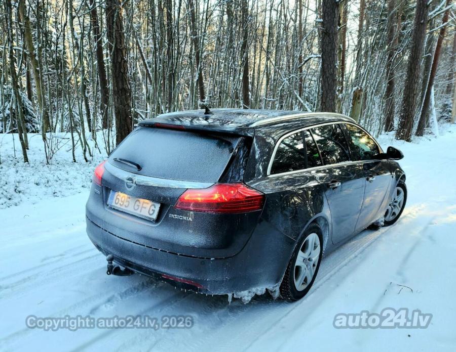 Grey Opel Insignia 2013 in Tallinn, with an engine capacity of 2.00 L and mileage of 322 thousand km for 4200 €, photo 4 on AUTOMOTO.COM.LV