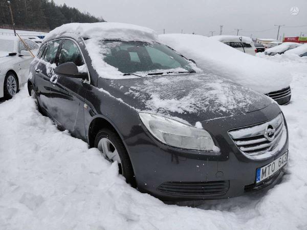 Grey Opel Insignia 2013 in Vilnius, with an engine capacity of 1.96 L and mileage of 348 thousand km for 4300 €, photo 1 on AUTOMOTO.COM.LV