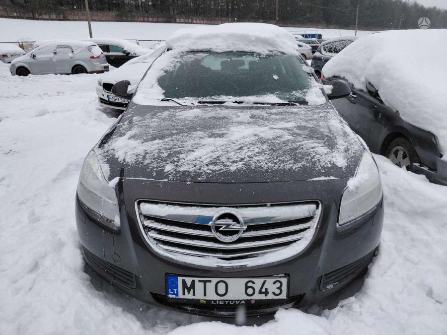 Grey Opel Insignia 2013 in Vilnius, with an engine capacity of 1.96 L and mileage of 348 thousand km for 4300 €, photo 2 on AUTOMOTO.COM.LV