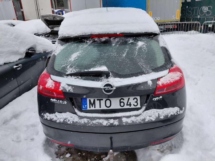 Grey Opel Insignia 2013 in Vilnius, with an engine capacity of 1.96 L and mileage of 348 thousand km for 4300 €, photo 5 on AUTOMOTO.COM.LV