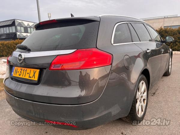 Grey Opel Insignia 2013 in Tallinn, with an engine capacity of 2.00 L and mileage of 278 thousand km for 3999 €, photo 3 on AUTOMOTO.COM.LV