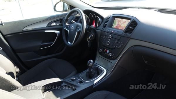 Grey Opel Insignia 2013 in Tartu, with an engine capacity of 2.00 L and mileage of 208 thousand km for 6790 €, photo 11 on AUTOMOTO.COM.LV