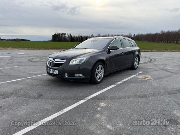 Grey Opel Insignia 2013 in Parnu, with an engine capacity of 2.00 L and mileage of 346 thousand km for 3700 €, photo 1 on AUTOMOTO.COM.LV