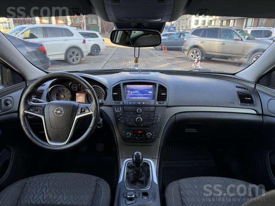 Pelēks Opel Insignia 2013 Rīga, ar dzinēja tilpumu 2.00 L un nobraukumu 356 tūkst. km par 2490 €, foto 8 vietnē AUTOMOTO.COM.LV