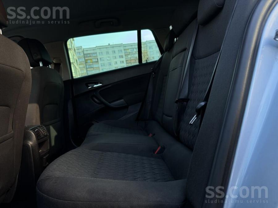 Pelēks Opel Insignia 2013 Rīga, ar dzinēja tilpumu 2.00 L un nobraukumu 356 tūkst. km par 2490 €, foto 9 vietnē AUTOMOTO.COM.LV