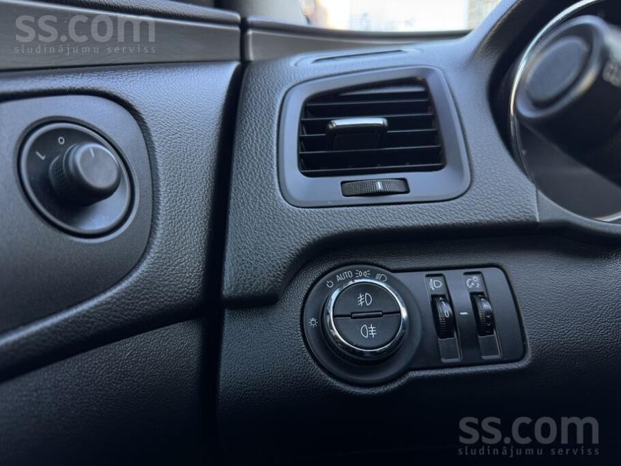 Pelēks Opel Insignia 2013 Rīga, ar dzinēja tilpumu 2.00 L un nobraukumu 356 tūkst. km par 2490 €, foto 23 vietnē AUTOMOTO.COM.LV