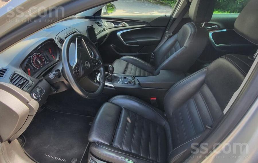 Grey Opel Insignia 2013 in Riga, with an engine capacity of 2.00 L and mileage of 202 thousand km for 5900 €, photo 6 on AUTOMOTO.COM.LV
