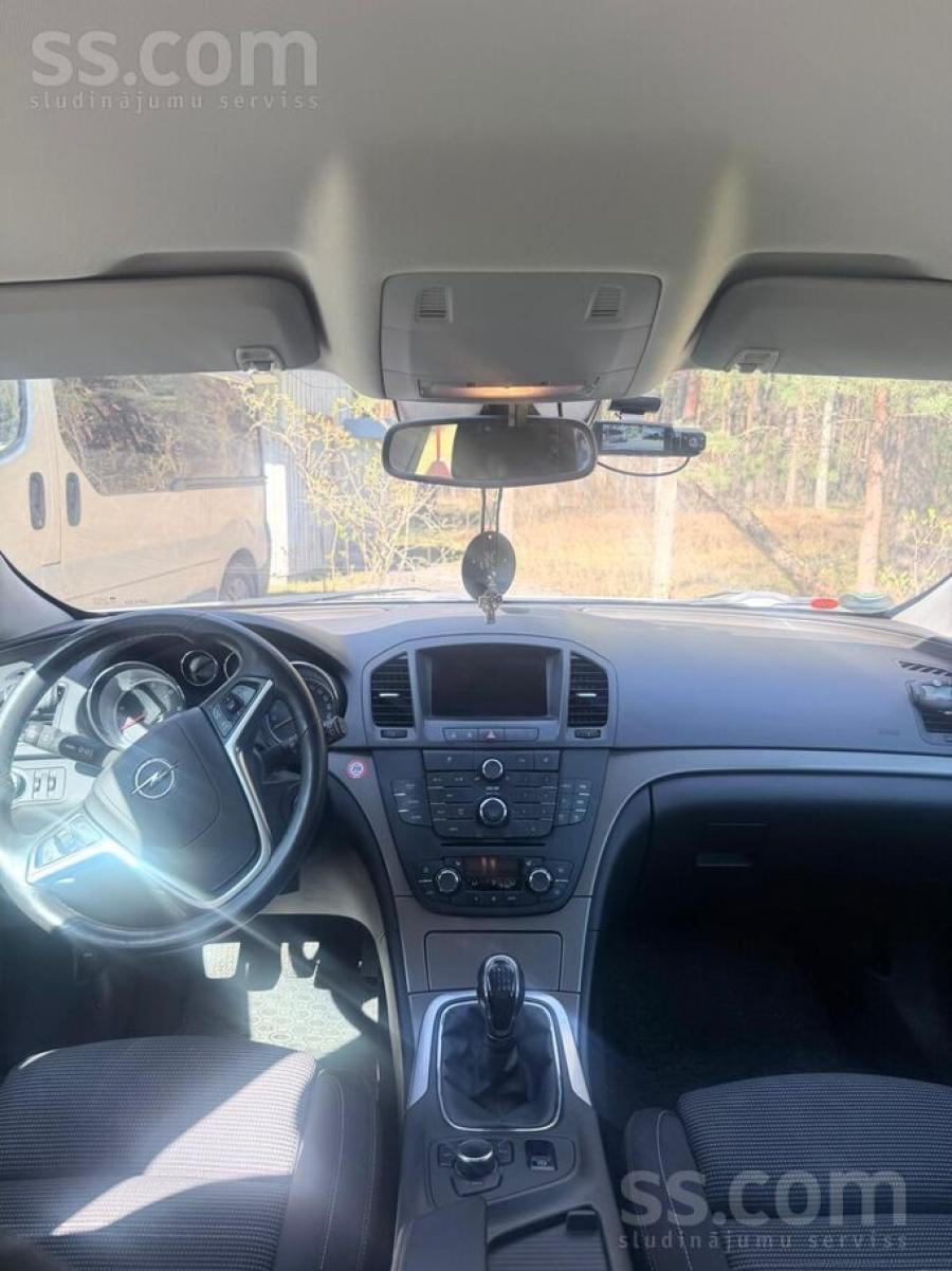 Grey Opel Insignia 2013 in Riga, with an engine capacity of 2.00 L and mileage of 212 thousand km for 6250 €, photo 17 on AUTOMOTO.COM.LV