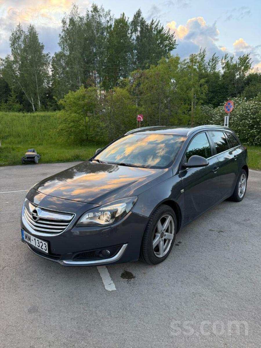 Grey Opel Insignia 2013 in Valmiera, with an engine capacity of 2.00 L and mileage of 350 thousand km for 5000 €, photo 5 on AUTOMOTO.COM.LV