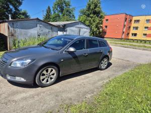 Grey Opel Insignia 2013 in Siauliai, with an engine capacity of 1.96 L and mileage of 275 thousand km for 3500 €, photo 3 on AUTOMOTO.COM.LV