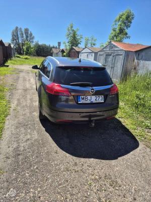 Grey Opel Insignia 2013 in Siauliai, with an engine capacity of 1.96 L and mileage of 275 thousand km for 3500 €, photo 5 on AUTOMOTO.COM.LV
