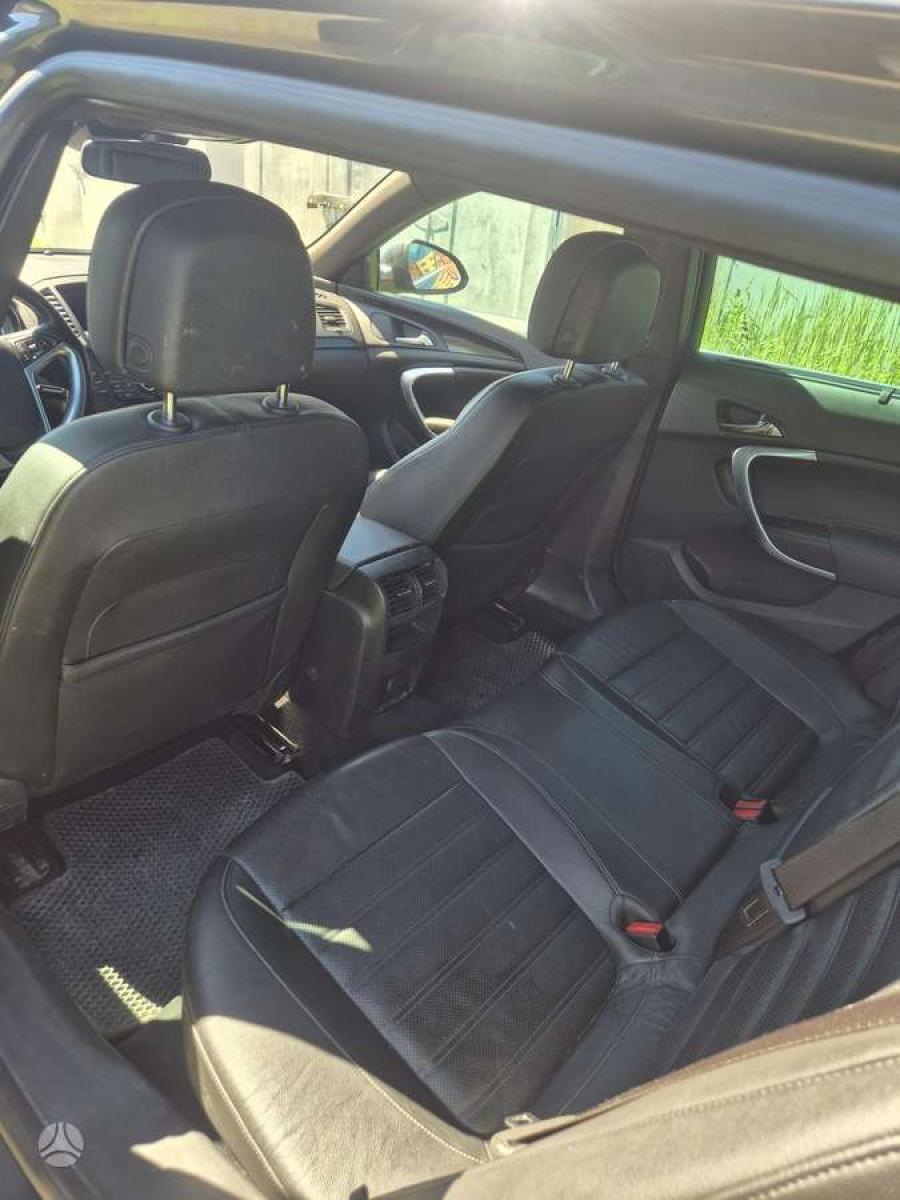 Grey Opel Insignia 2013 in Siauliai, with an engine capacity of 1.96 L and mileage of 275 thousand km for 3500 €, photo 8 on AUTOMOTO.COM.LV