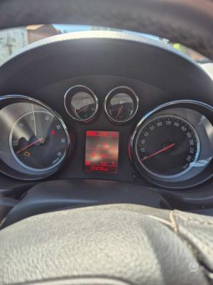Grey Opel Insignia 2013 in Siauliai, with an engine capacity of 1.96 L and mileage of 275 thousand km for 3500 €, photo 12 on AUTOMOTO.COM.LV