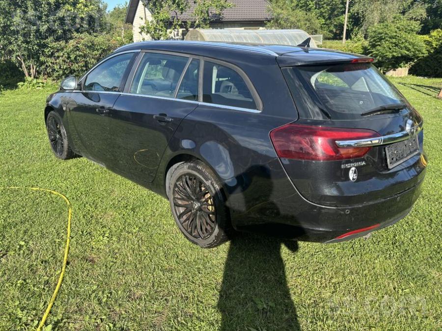 Grey Opel Insignia 2013 in Tukums, with an engine capacity of 2.00 L and mileage of 266 thousand km for 3000 €, photo 5 on AUTOMOTO.COM.LV