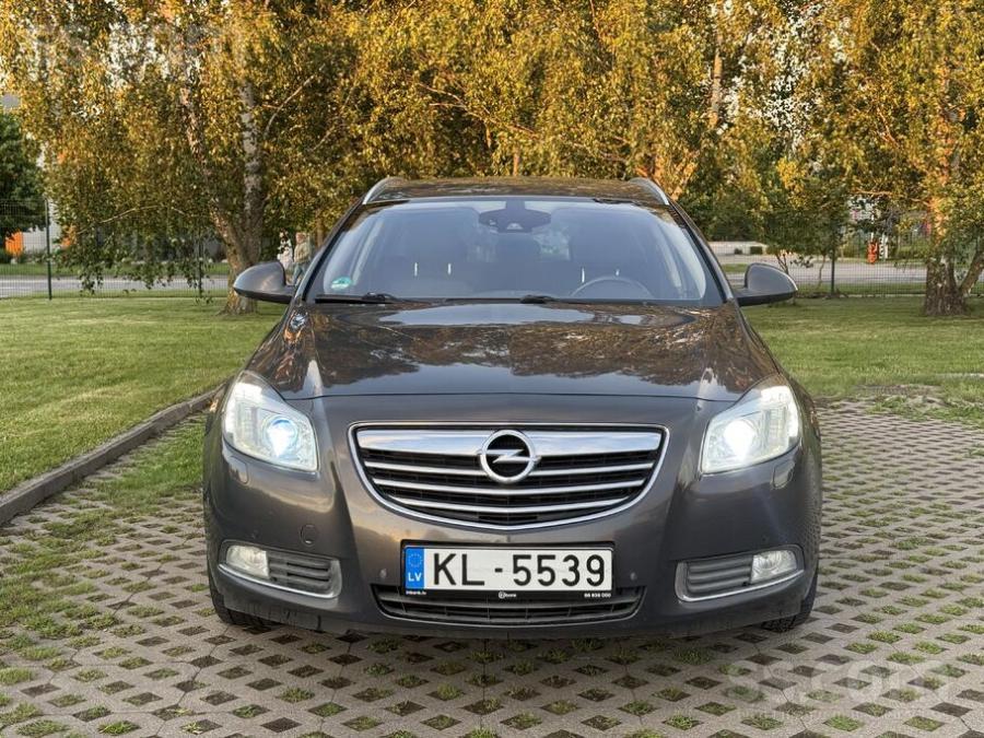 Pelēks Opel Insignia 2013 Rīga, ar dzinēja tilpumu 2.00 L un nobraukumu 259 tūkst. km par 3400 €, foto 3 vietnē AUTOMOTO.COM.LV