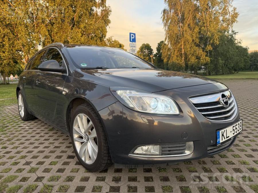 Pelēks Opel Insignia 2013 Rīga, ar dzinēja tilpumu 2.00 L un nobraukumu 259 tūkst. km par 3400 €, foto 5 vietnē AUTOMOTO.COM.LV