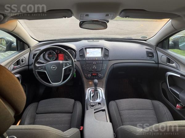 Pelēks Opel Insignia 2013 Rīga, ar dzinēja tilpumu 2.00 L un nobraukumu 259 tūkst. km par 3400 €, foto 9 vietnē AUTOMOTO.COM.LV