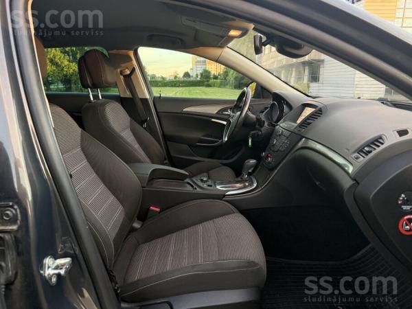 Pelēks Opel Insignia 2013 Rīga, ar dzinēja tilpumu 2.00 L un nobraukumu 259 tūkst. km par 3400 €, foto 10 vietnē AUTOMOTO.COM.LV