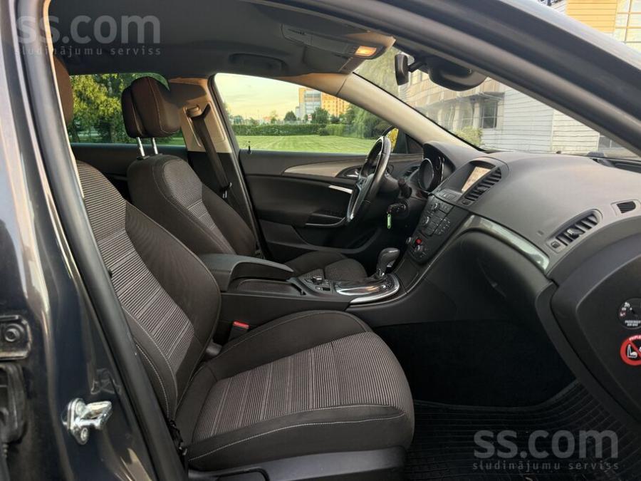 Pelēks Opel Insignia 2013 Rīga, ar dzinēja tilpumu 2.00 L un nobraukumu 259 tūkst. km par 3400 €, foto 11 vietnē AUTOMOTO.COM.LV