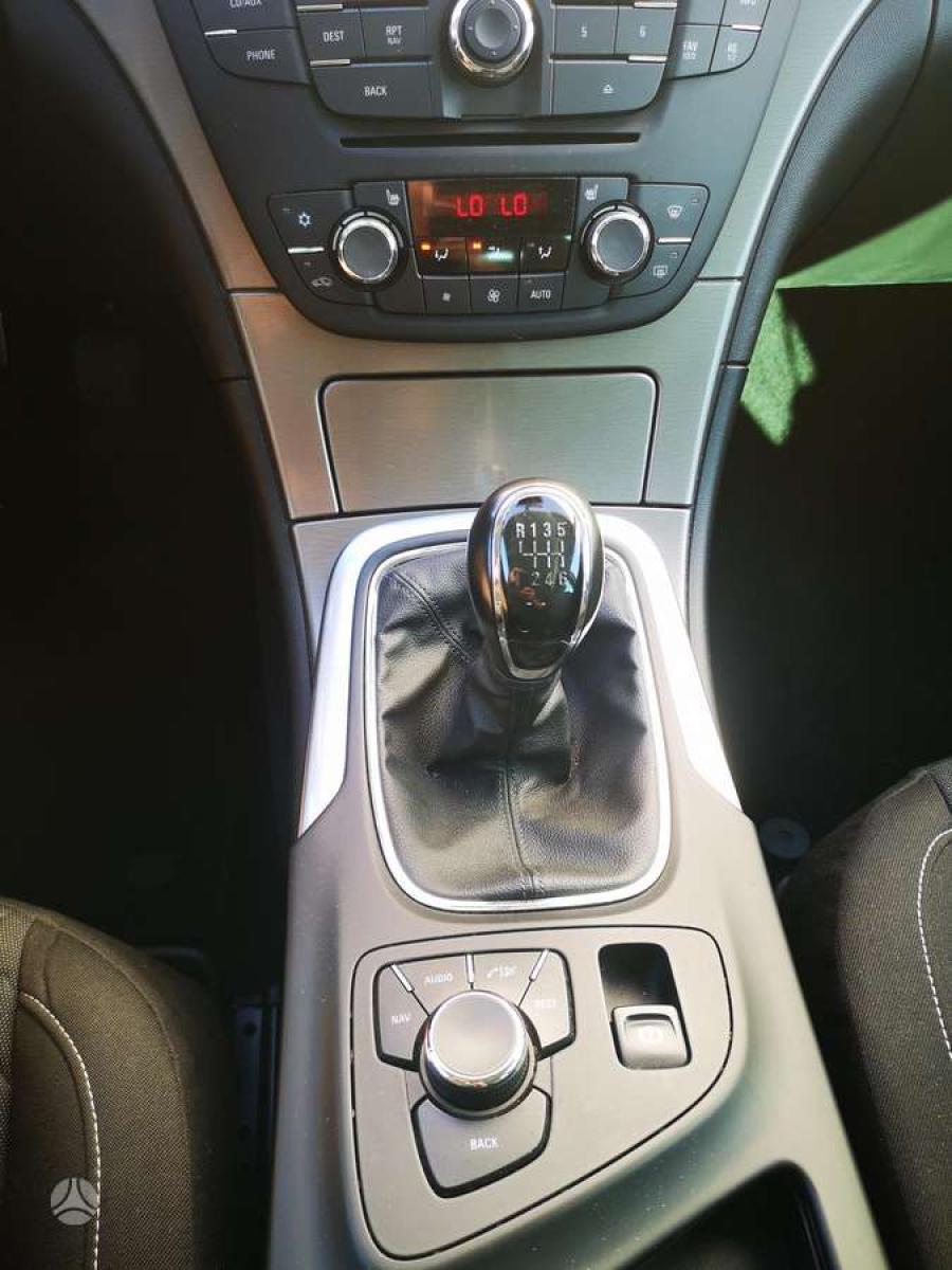 Grey Opel Insignia 2013 in Radviliskis, with an engine capacity of 1.96 L and mileage of 162 thousand km for 4450 €, photo 14 on AUTOMOTO.COM.LV