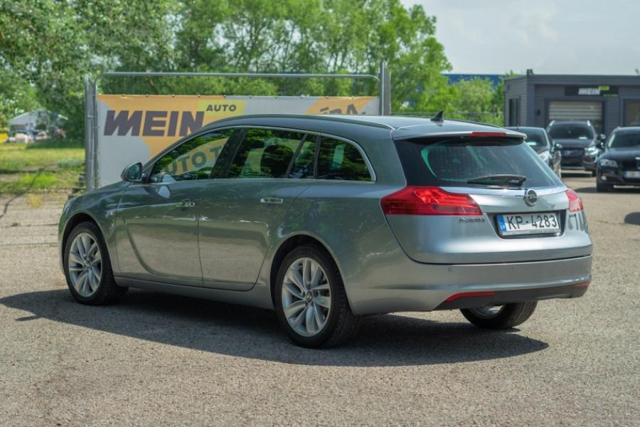 Grey Opel Insignia 2013 in Riga, with an engine capacity of 2.00 L and mileage of 301 thousand km for 5000 €, photo 3 on AUTOMOTO.COM.LV