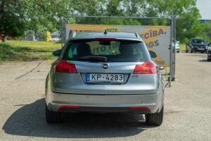 Grey Opel Insignia 2013 in Riga, with an engine capacity of 2.00 L and mileage of 301 thousand km for 5000 €, photo 4 on AUTOMOTO.COM.LV