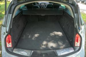 Grey Opel Insignia 2013 in Riga, with an engine capacity of 2.00 L and mileage of 301 thousand km for 5000 €, photo 10 on AUTOMOTO.COM.LV