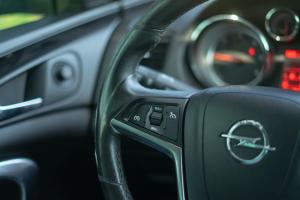 Grey Opel Insignia 2013 in Riga, with an engine capacity of 2.00 L and mileage of 301 thousand km for 5000 €, photo 23 on AUTOMOTO.COM.LV