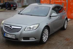 Grey Opel Insignia 2013 in Jekabpils, with an engine capacity of 2.00 L and mileage of 214 thousand km for 5300 €, photo 4 on AUTOMOTO.COM.LV
