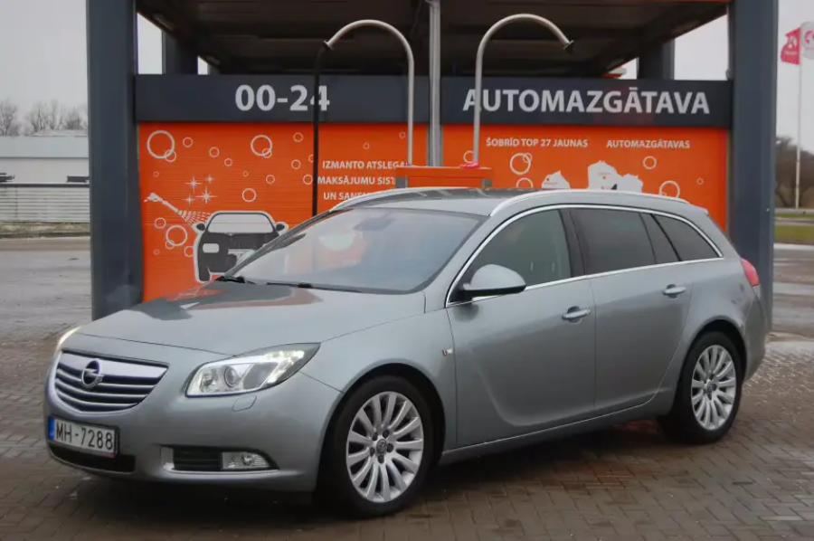 Grey Opel Insignia 2013 in Jekabpils, with an engine capacity of 2.00 L and mileage of 214 thousand km for 5300 €, photo 9 on AUTOMOTO.COM.LV