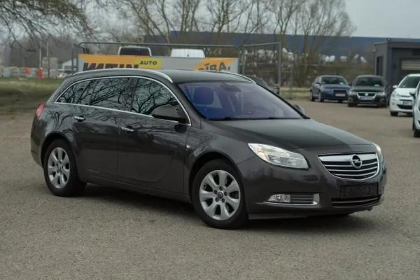 Grey Opel Insignia 2013 in Liepaja, with an engine capacity of 2.00 L and mileage of 158 thousand km for 5950 €, photo 5 on AUTOMOTO.COM.LV