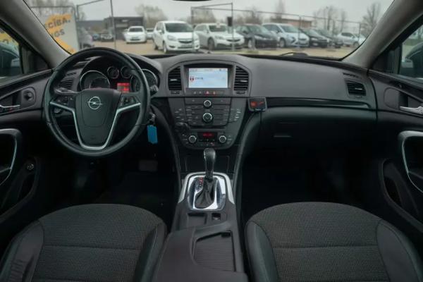 Grey Opel Insignia 2013 in Liepaja, with an engine capacity of 2.00 L and mileage of 158 thousand km for 5950 €, photo 7 on AUTOMOTO.COM.LV