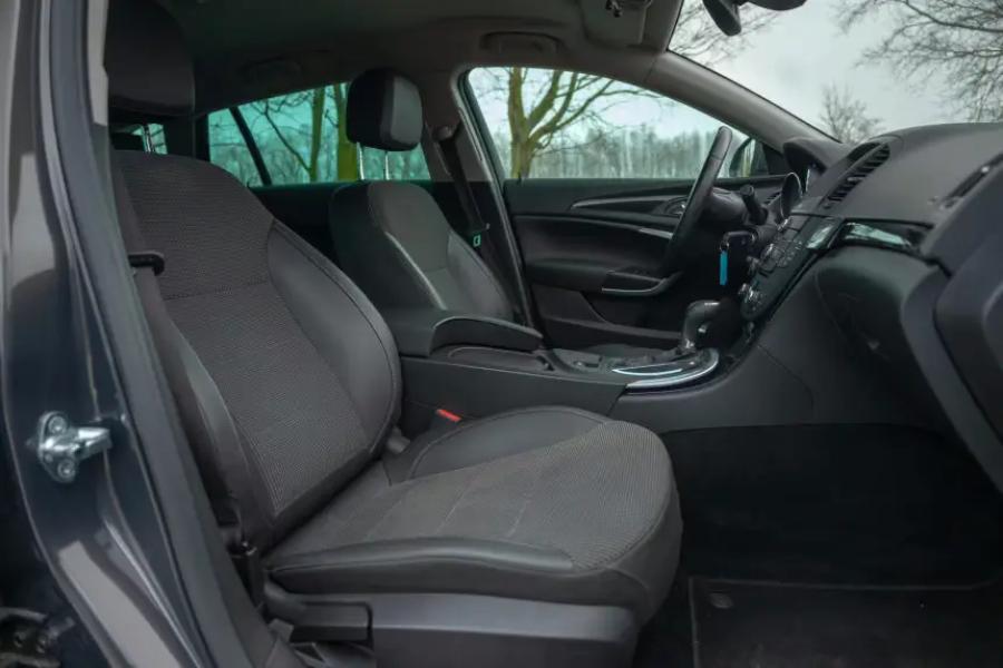 Pelēks Opel Insignia 2013 Liepāja, ar dzinēja tilpumu 2.00 L un nobraukumu 158 tūkst. km par 5950 €, foto 14 vietnē AUTOMOTO.COM.LV