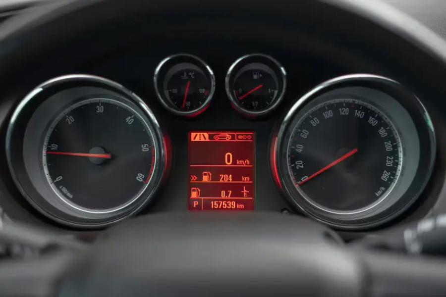 Pelēks Opel Insignia 2013 Liepāja, ar dzinēja tilpumu 2.00 L un nobraukumu 158 tūkst. km par 5950 €, foto 17 vietnē AUTOMOTO.COM.LV
