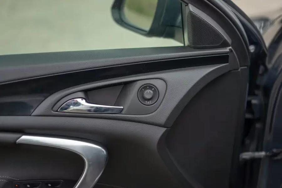 Pelēks Opel Insignia 2013 Liepāja, ar dzinēja tilpumu 2.00 L un nobraukumu 158 tūkst. km par 5950 €, foto 26 vietnē AUTOMOTO.COM.LV