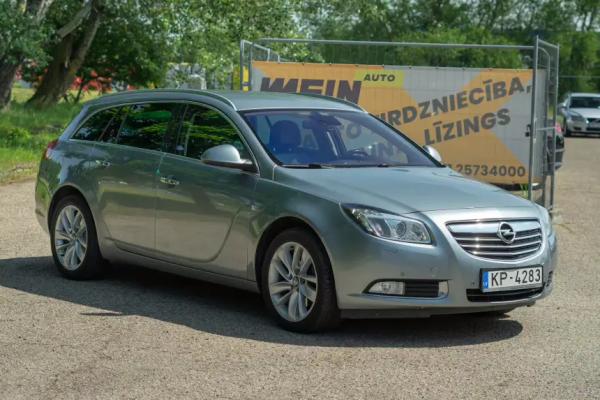 Grey Opel Insignia 2013 in Liepaja, with an engine capacity of 2.00 L and mileage of 301 thousand km for 5000 €, photo 5 on AUTOMOTO.COM.LV