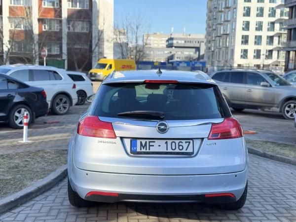 Grey Opel Insignia 2013 in Riga, with an engine capacity of 2.00 L and mileage of 356 thousand km for 2490 €, photo 5 on AUTOMOTO.COM.LV
