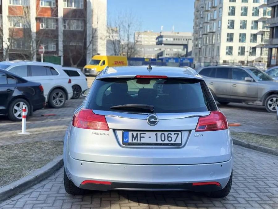 Grey Opel Insignia 2013 in Riga, with an engine capacity of 2.00 L and mileage of 356 thousand km for 2490 €, photo 6 on AUTOMOTO.COM.LV