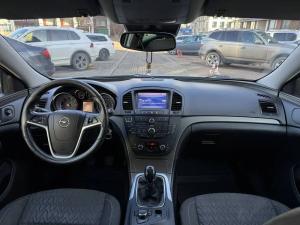 Grey Opel Insignia 2013 in Riga, with an engine capacity of 2.00 L and mileage of 356 thousand km for 2490 €, photo 8 on AUTOMOTO.COM.LV