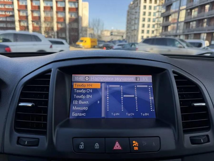 Grey Opel Insignia 2013 in Riga, with an engine capacity of 2.00 L and mileage of 356 thousand km for 2490 €, photo 12 on AUTOMOTO.COM.LV