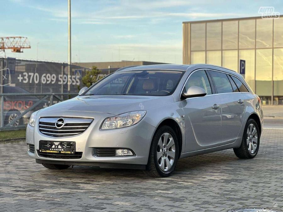Grey Opel Insignia 2013 in Siauliai, with an engine capacity of 2.00 L and mileage of 243 thousand km for 4300 €, photo 1 on AUTOMOTO.COM.LV