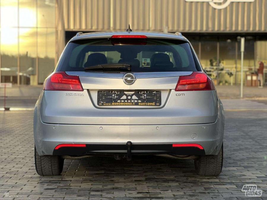 Grey Opel Insignia 2013 in Siauliai, with an engine capacity of 2.00 L and mileage of 243 thousand km for 4300 €, photo 7 on AUTOMOTO.COM.LV