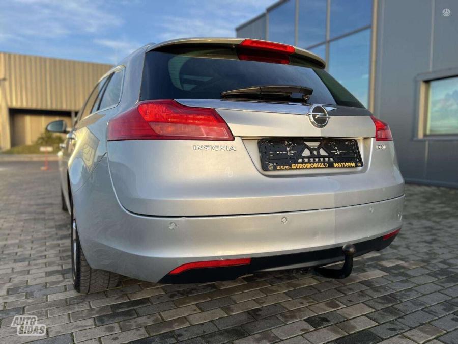 Grey Opel Insignia 2013 in Siauliai, with an engine capacity of 2.00 L and mileage of 243 thousand km for 4300 €, photo 10 on AUTOMOTO.COM.LV