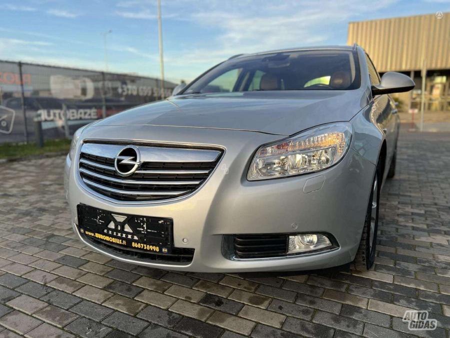 Grey Opel Insignia 2013 in Siauliai, with an engine capacity of 2.00 L and mileage of 243 thousand km for 4300 €, photo 12 on AUTOMOTO.COM.LV