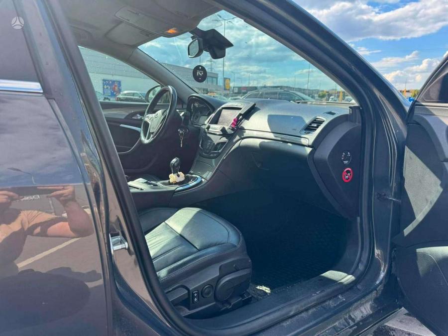 Pelēks Opel Insignia 2013 Kauņa, ar dzinēja tilpumu 1.96 L un nobraukumu 352 tūkst. km par 4000 €, foto 9 vietnē AUTOMOTO.COM.LV