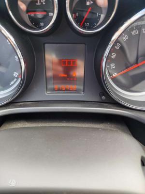 Grey Opel Insignia 2013 in Alytus, with an engine capacity of 1.96 L and mileage of 316 thousand km for 3000 €, photo 3 on AUTOMOTO.COM.LV