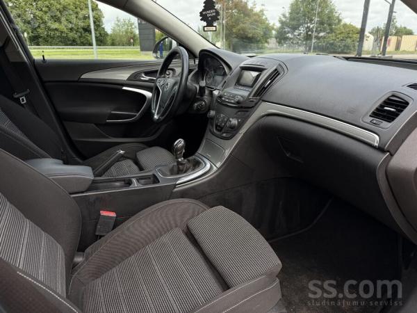 Pelēks Opel Insignia 2013 Rīga, ar dzinēja tilpumu 2.00 L un nobraukumu 374 tūkst. km par 2550 €, foto 9 vietnē AUTOMOTO.COM.LV