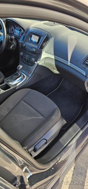 Grey Opel Insignia 2013 in Tallinn, with an engine capacity of 2.00 L and mileage of 247 thousand km for 5300 €, photo 13 on AUTOMOTO.COM.LV