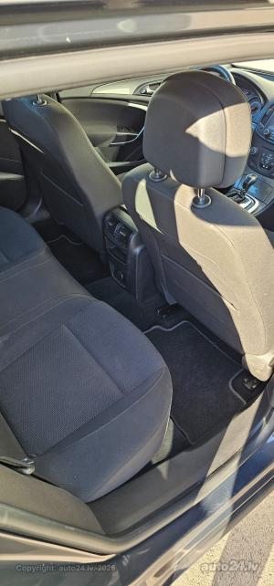 Grey Opel Insignia 2013 in Tallinn, with an engine capacity of 2.00 L and mileage of 247 thousand km for 5300 €, photo 14 on AUTOMOTO.COM.LV